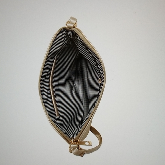 Malibu Skye | Bags | Malibu Skye Morgan Tassel Crossbody Gold Nwts ...